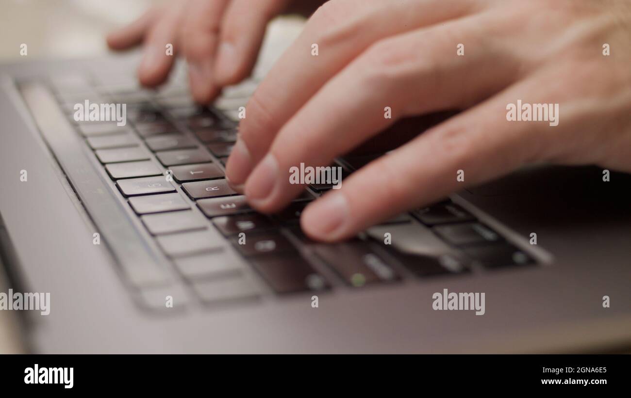 Hands typing hi-res stock photography and images - Alamy