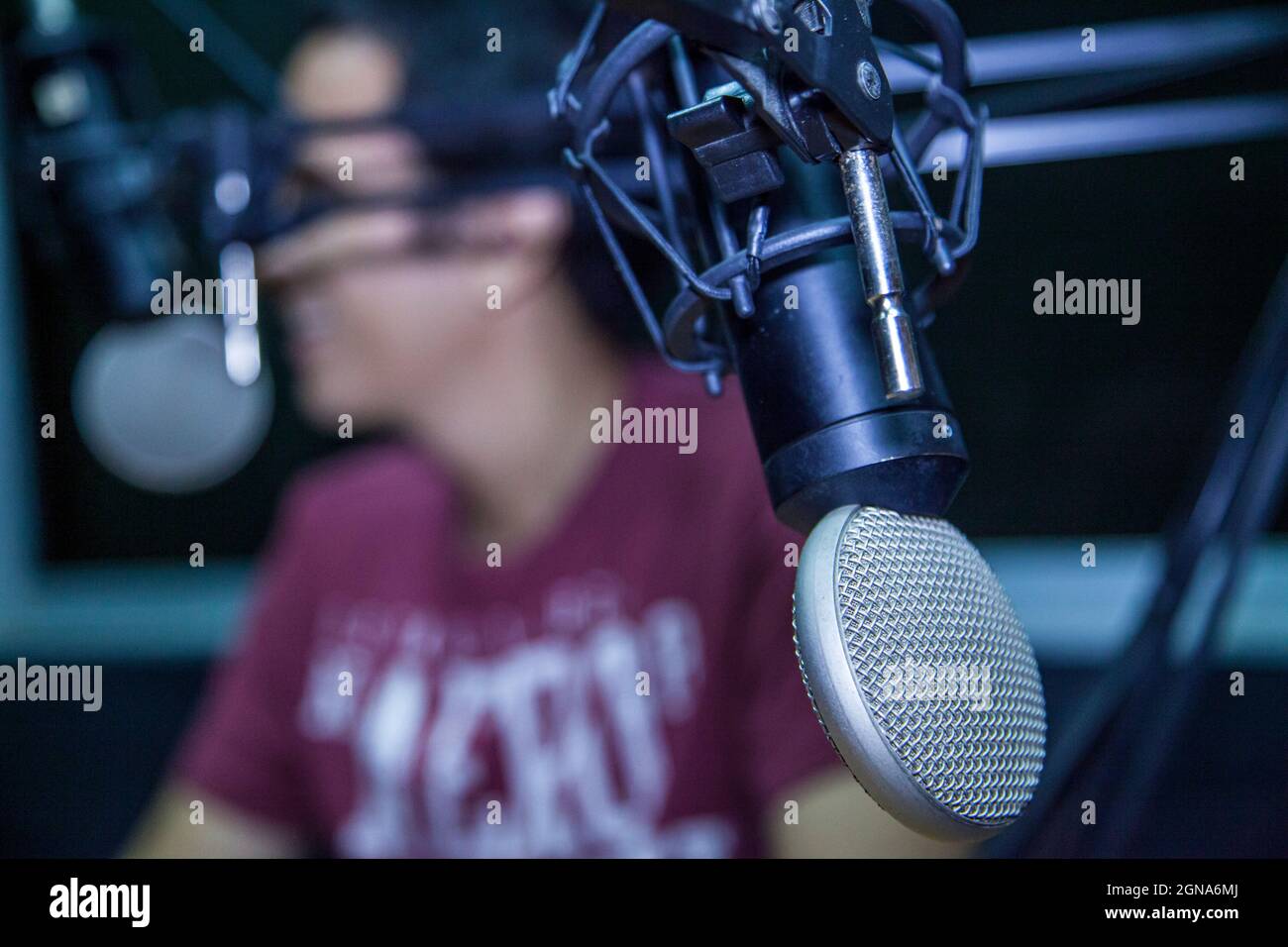 Vintage recording studio radio hi-res stock photography and images - Alamy