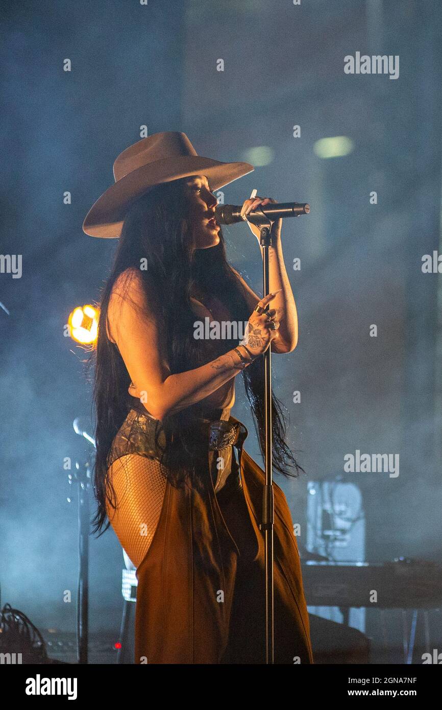 Noah cyrus 2021 hi-res stock photography and images - Alamy