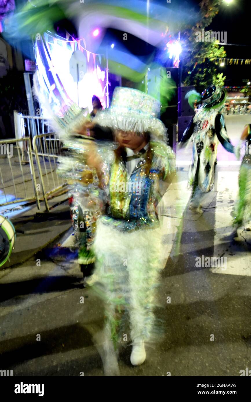 Murga "Los Amanecidos de Palermo" durante los desfiles de Carnaval en ...