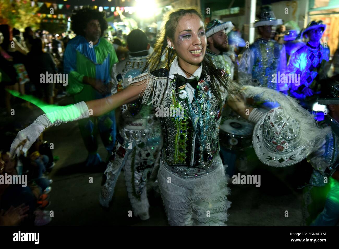Murga "Los Amanecidos de Palermo" durante los desfiles de Carnaval en ...