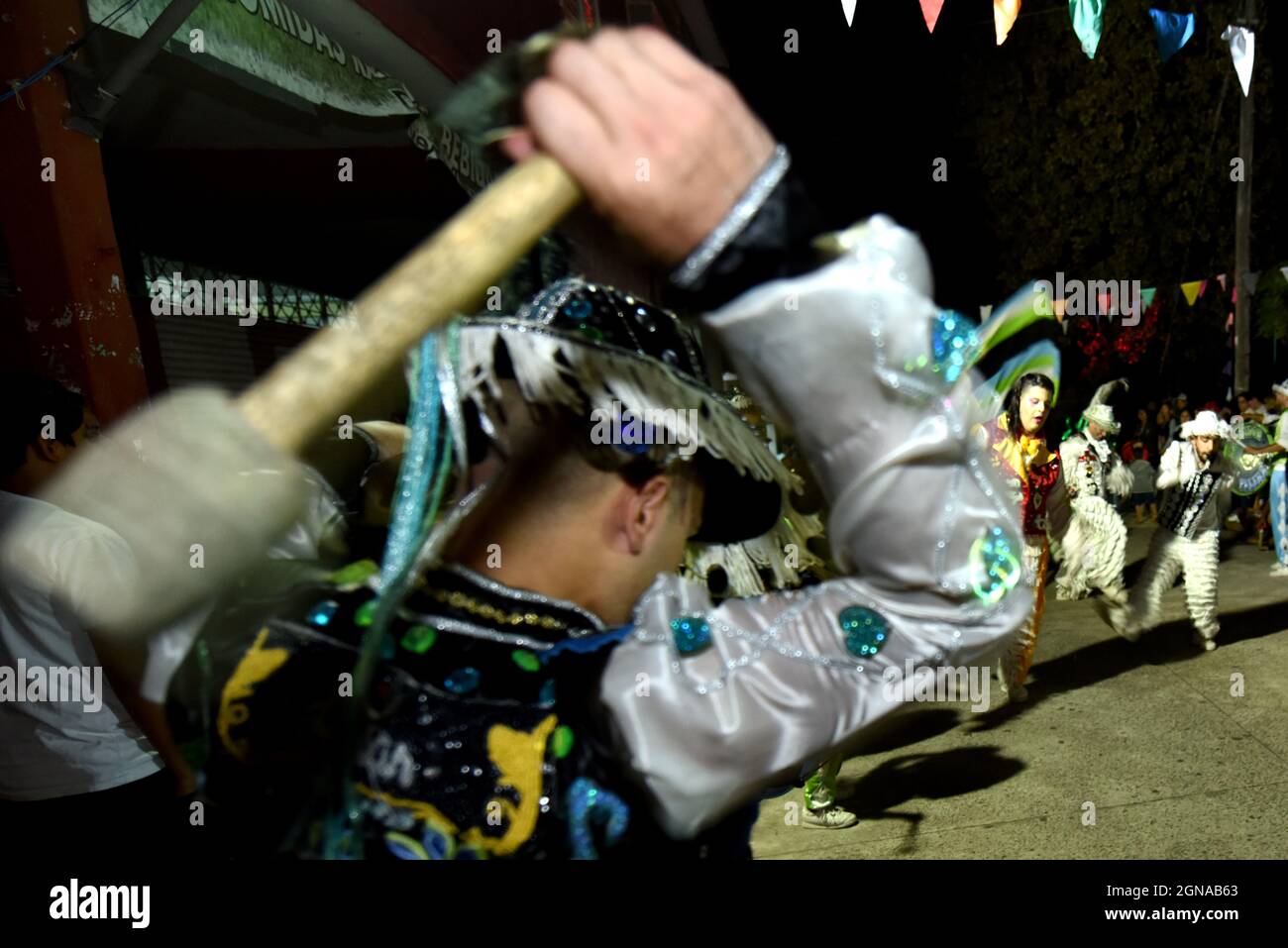 Murga "Los Amanecidos de Palermo" durante los desfiles de Carnaval en ...