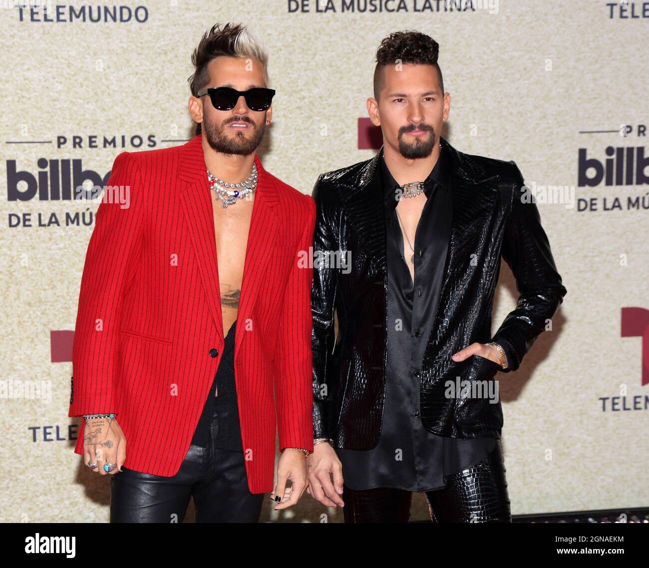 PREMIOS BILLBOARD DE LA MÚSICA LATINA 2021 -- Mau y Ricky on the red ...