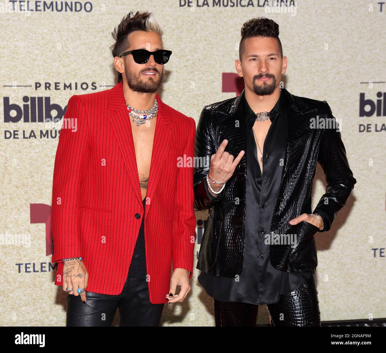 PREMIOS BILLBOARD DE LA MÚSICA LATINA 2021 -- Mau y Ricky on the red ...