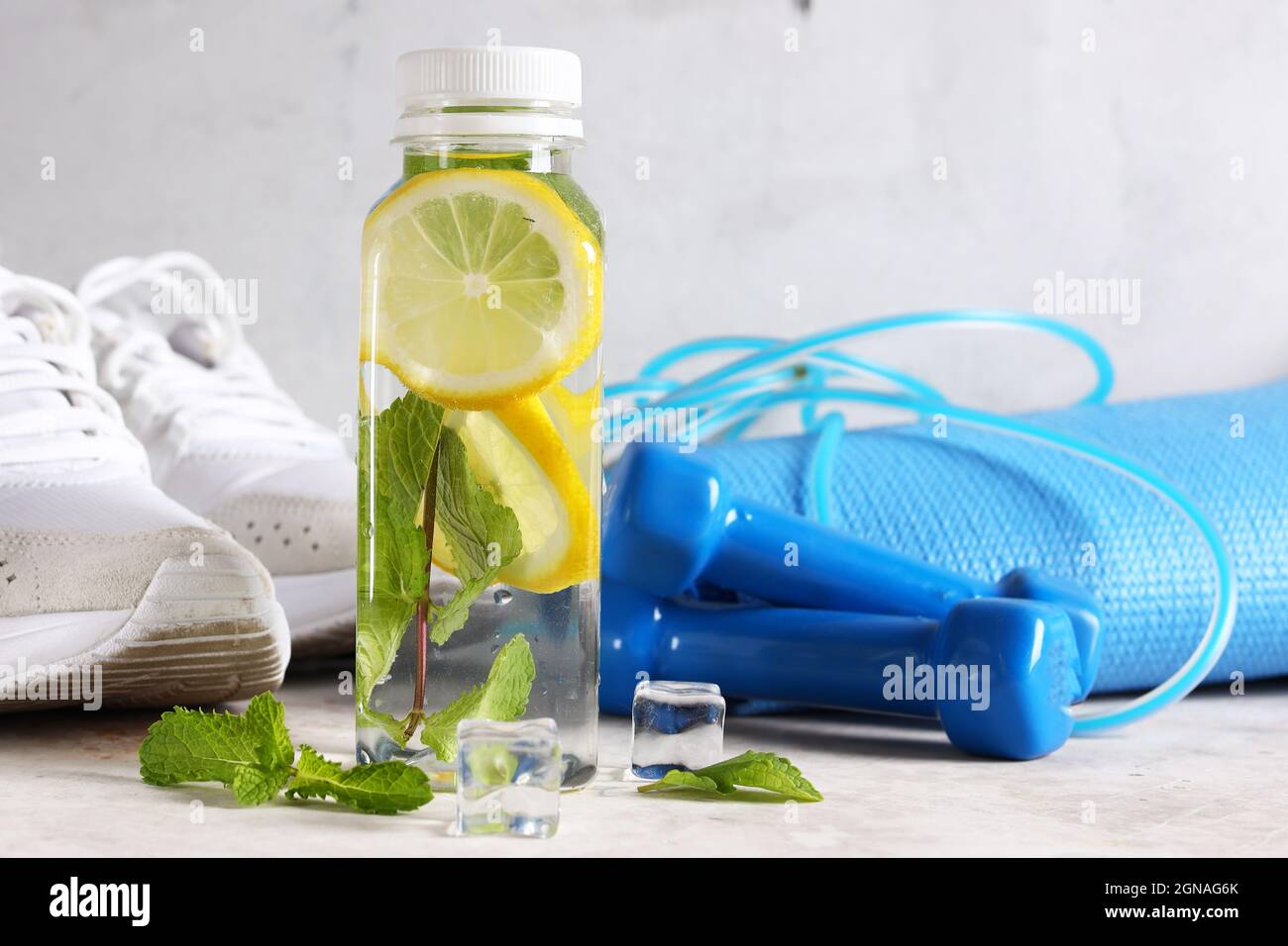 food and drink for sports and healthy eating Stock Photo - Alamy