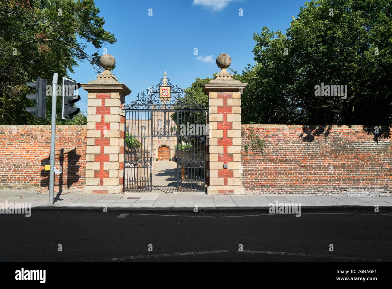The main exit and entrance to Jesus college, university of Cambridge ...