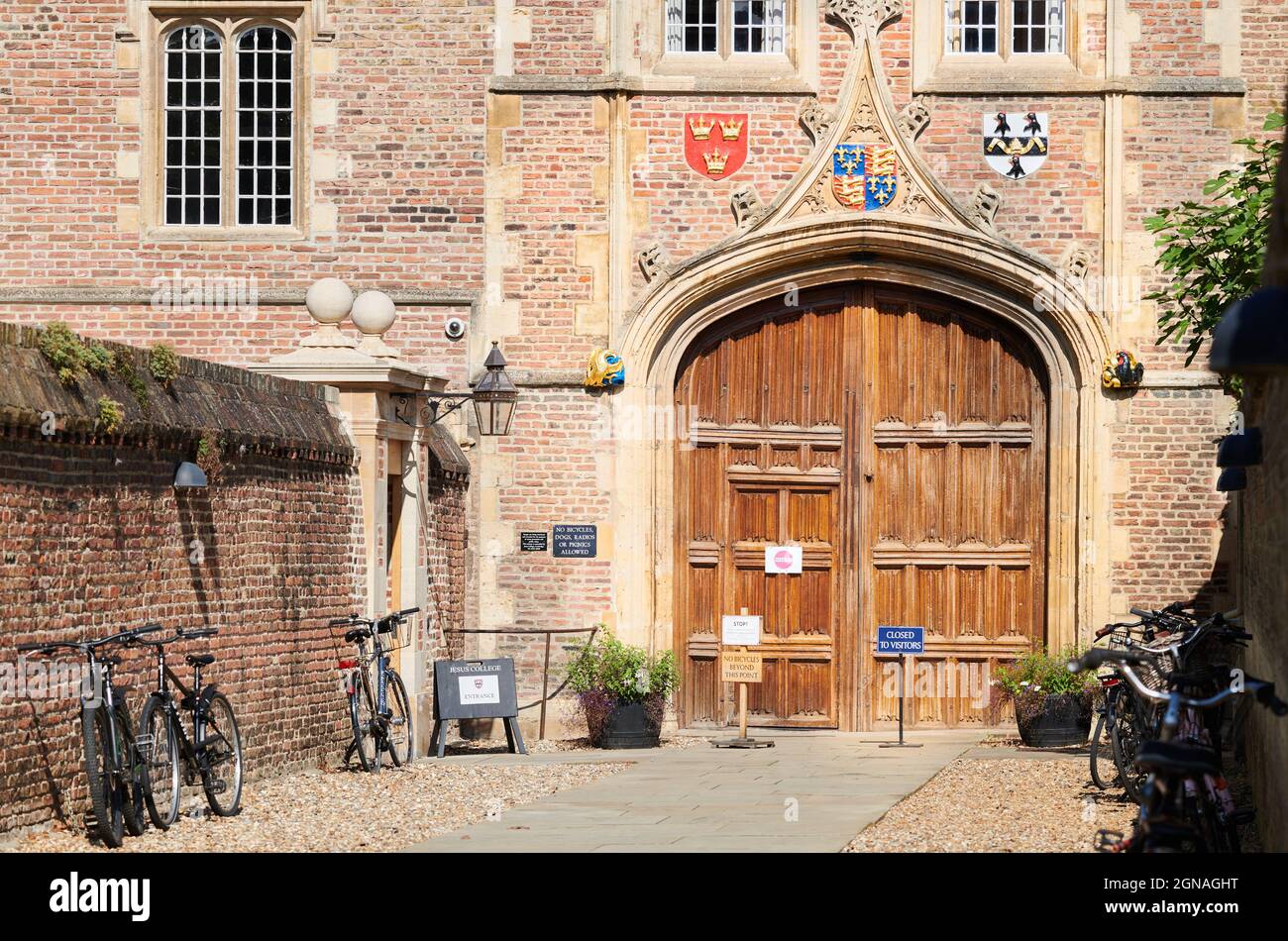 Jesus college cambridge entrance hi-res stock photography and images ...