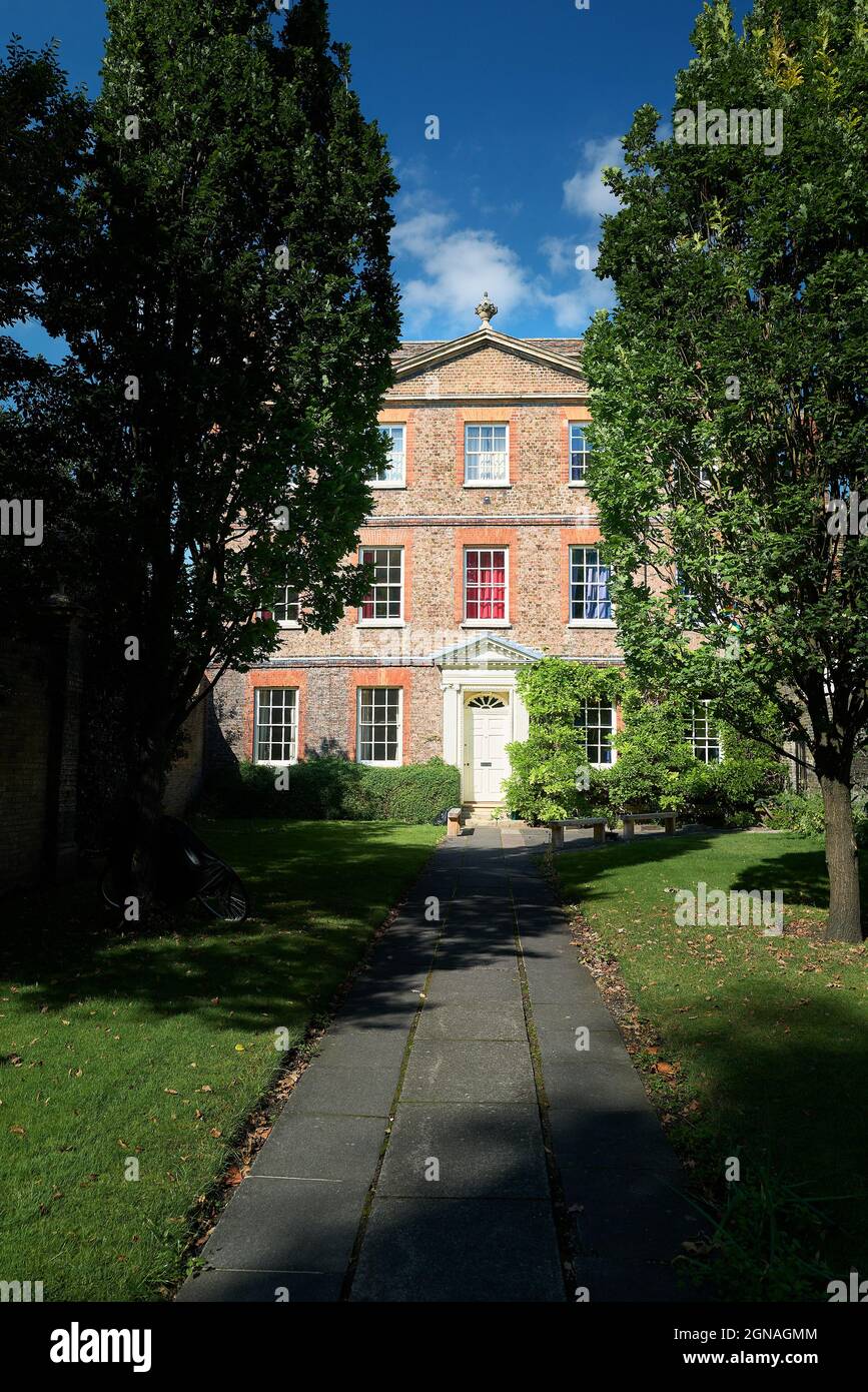 Cambridge little trinity house hi-res stock photography and images - Alamy