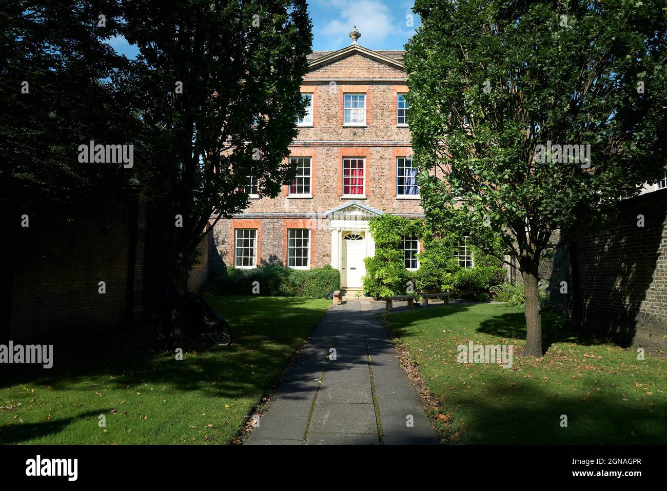 Cambridge little trinity house hi-res stock photography and images - Alamy
