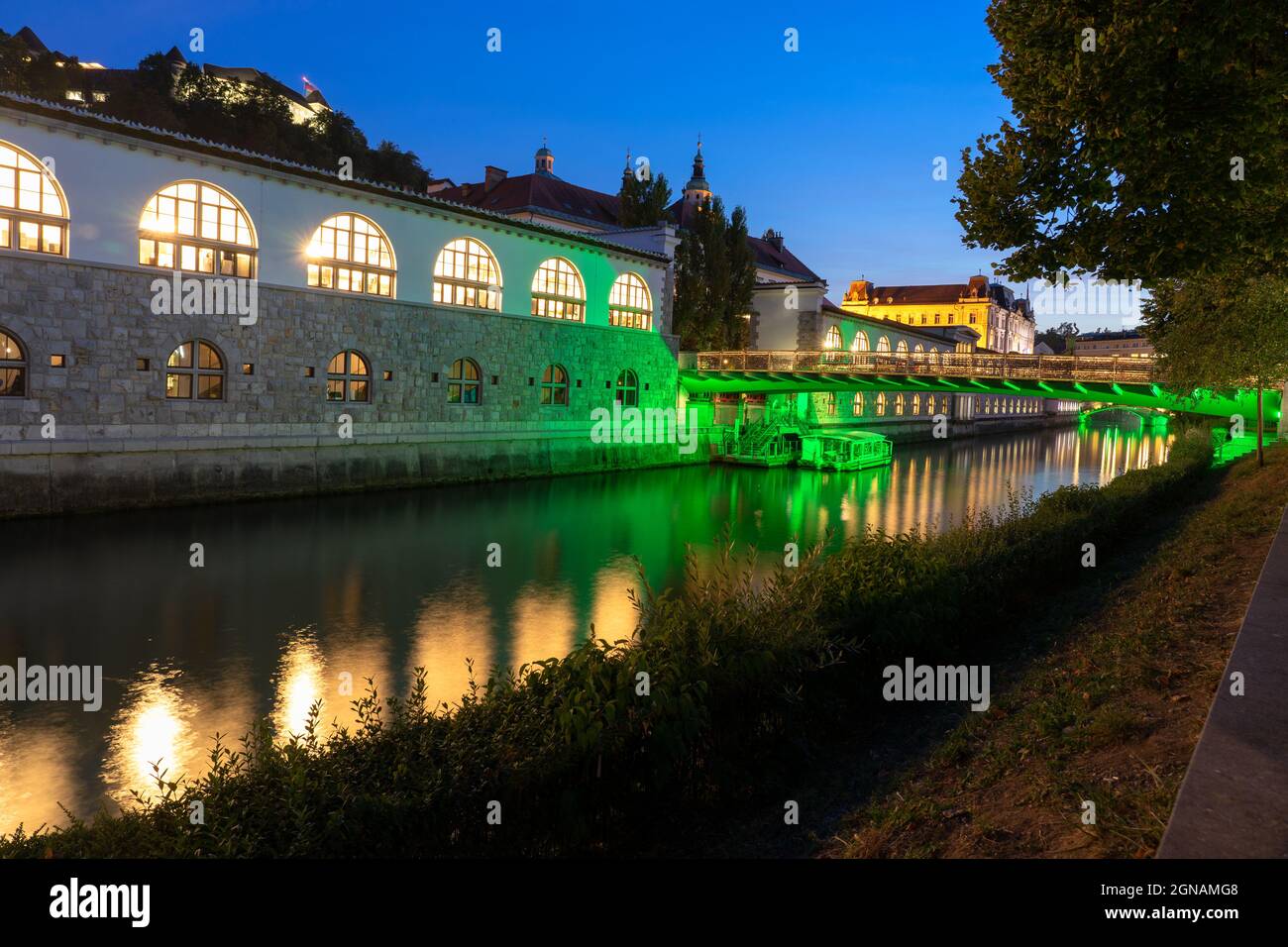 Butchers' Bridge and the central market building Osrednja ljubljanska ...
