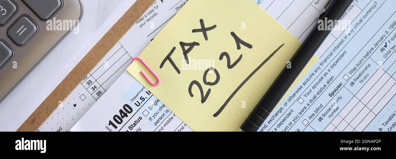 1040 form 2021 hi-res stock photography and images - Alamy