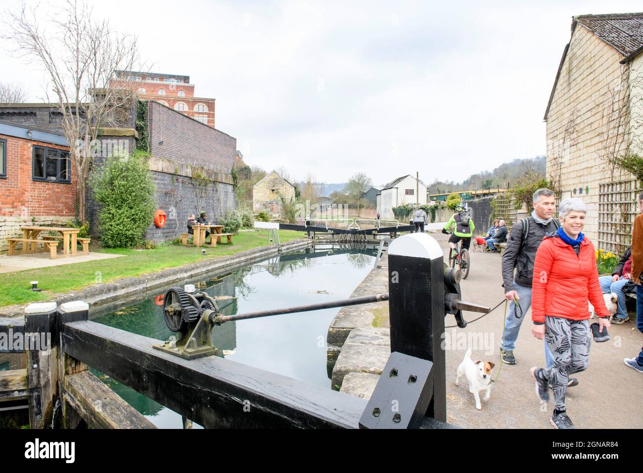 Wallbridge lock gates hi-res stock photography and images - Alamy