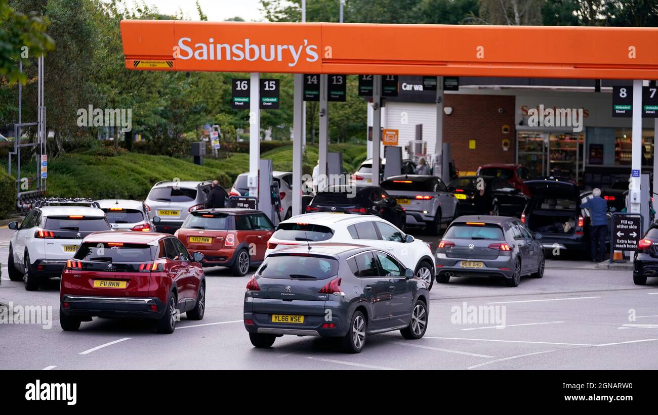 Tesco petrol station closed hi-res stock photography and images - Alamy
