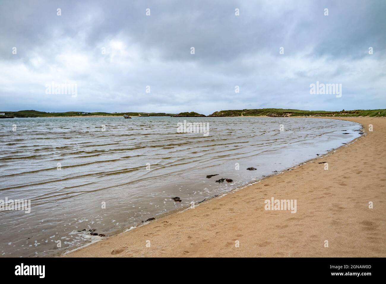 Bunbeg beach with Bad Eddie in the background, Bunbeg, Co. Donegal ...