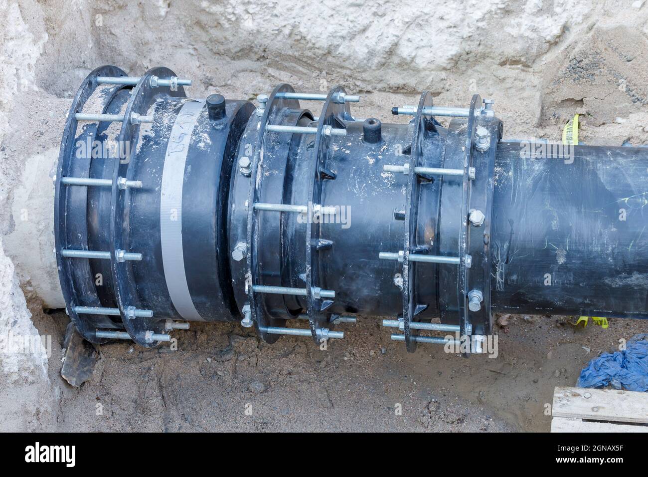 Digging water pipeline hi-res stock photography and images - Alamy