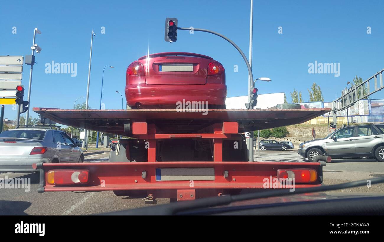 Tow truck towing car hi-res stock photography and images - Alamy