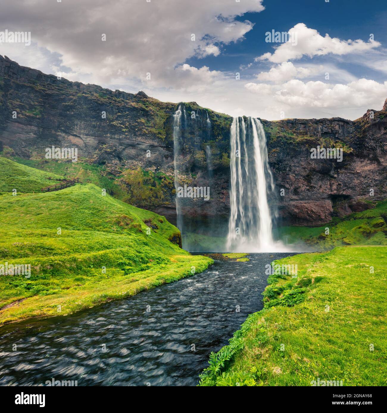 Beautiful morning view of Seljalandfoss Waterfall on Seljalandsa river ...