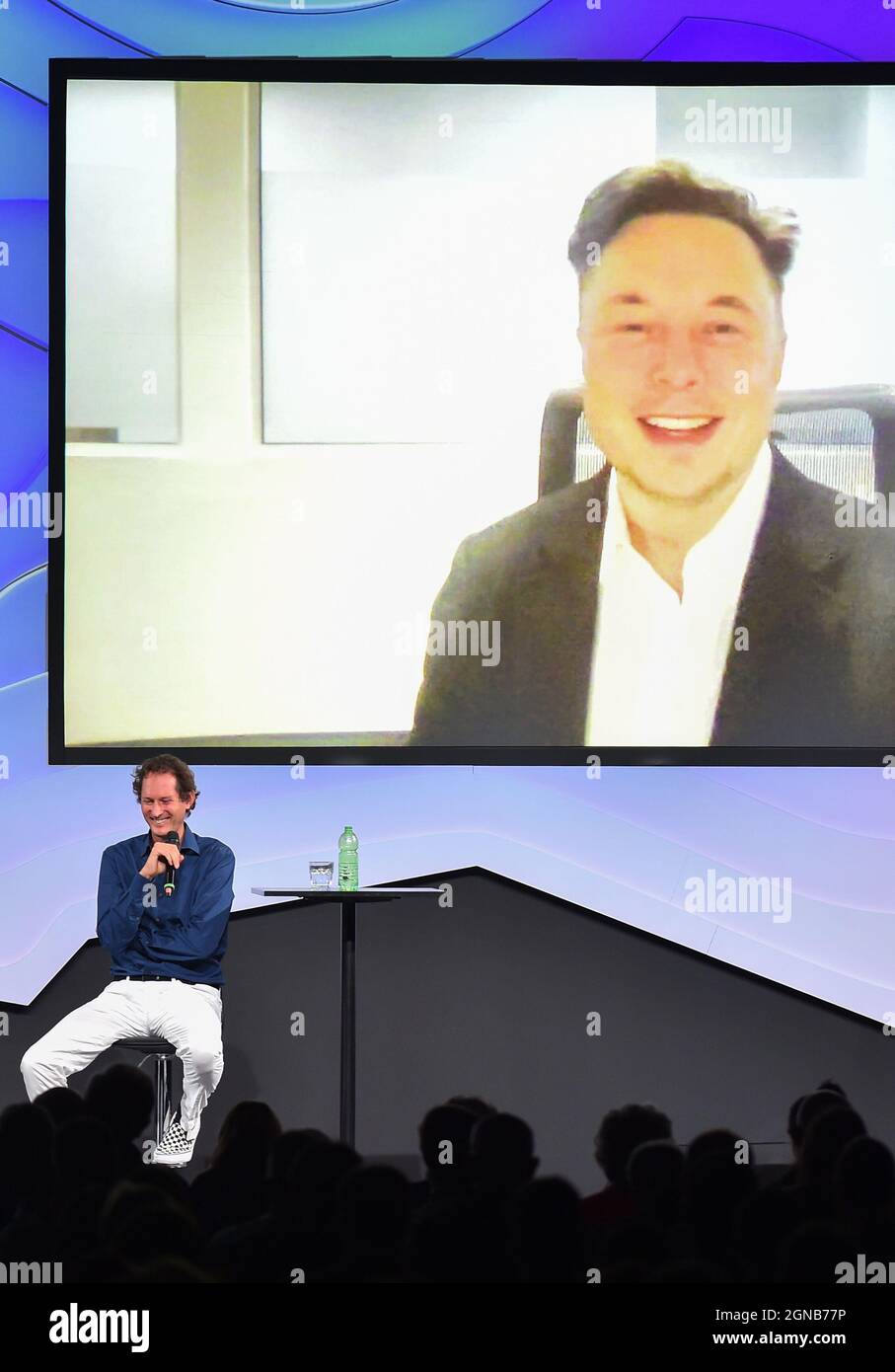 Stellantis electric hi-res stock photography and images - Alamy