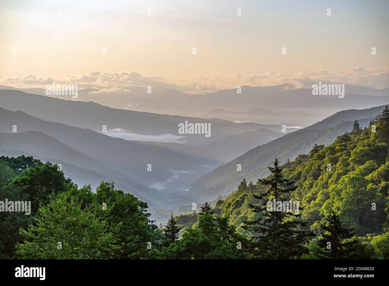 Great Smoky Mountains National Park is an American national park in the ...