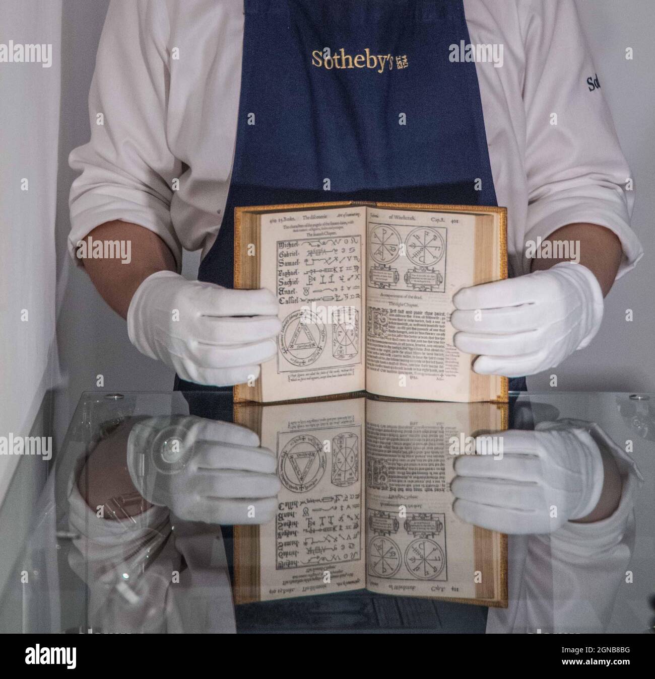 Posters of houdini hi-res stock photography and images - Alamy