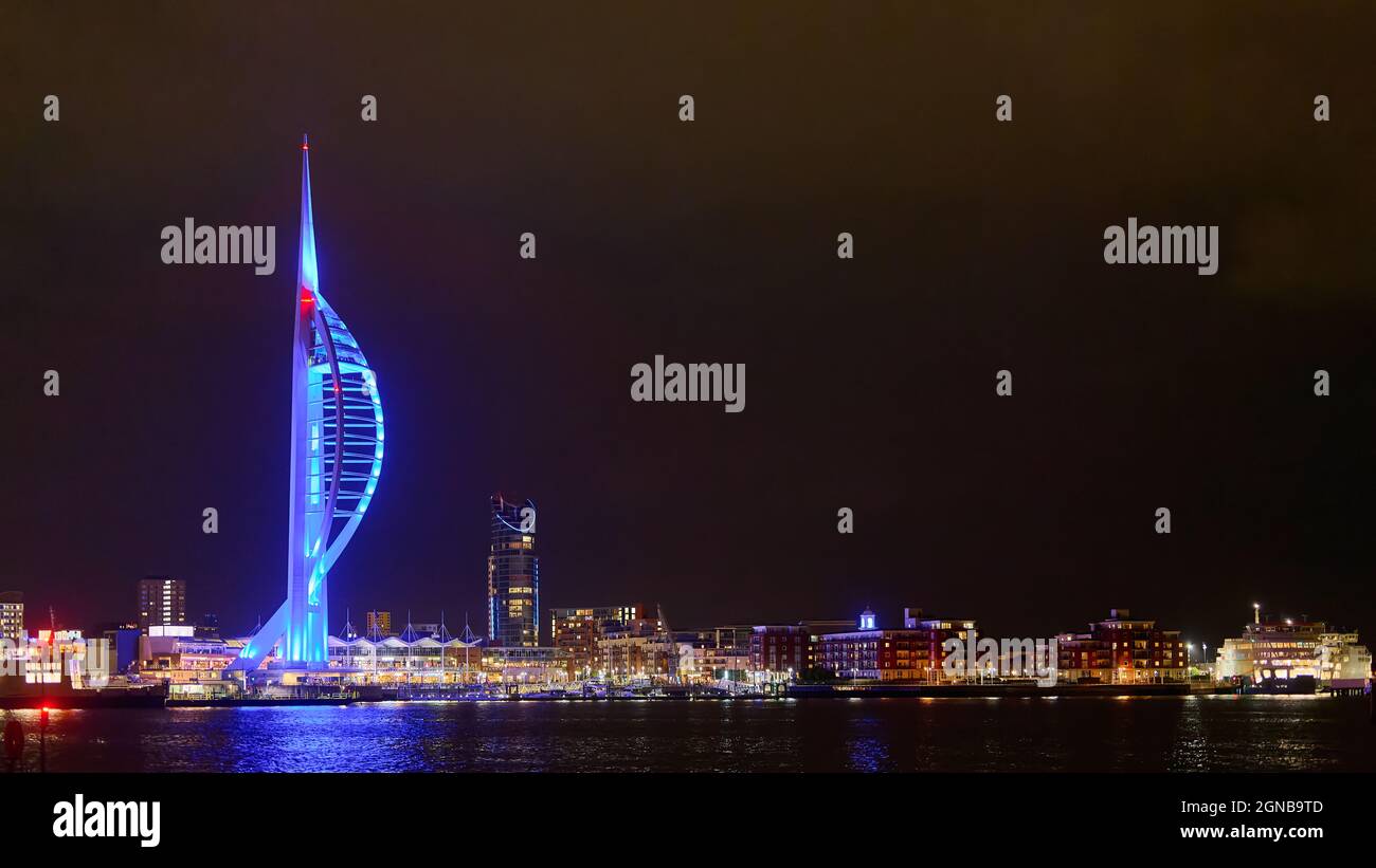 Spinnaker Tower at Portsmouth Stock Photo - Alamy