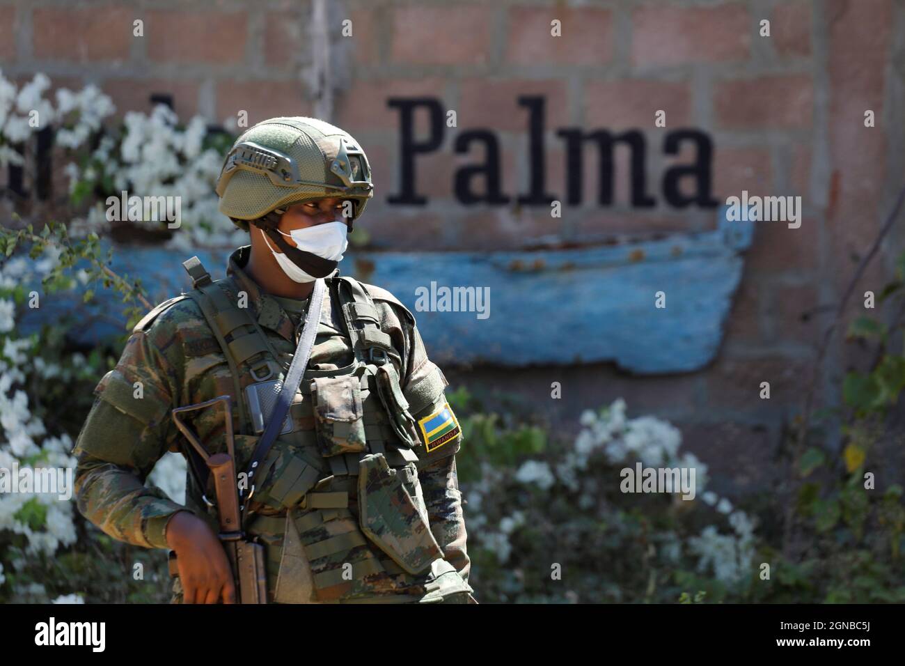 Rwandan civil war soldier hi-res stock photography and images - Alamy