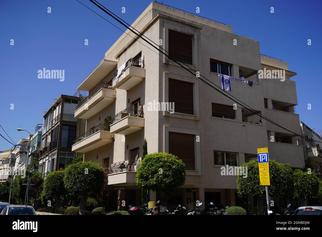 Mark Kit House (4 Aharonovich corner of 13 Luria) a residential ...