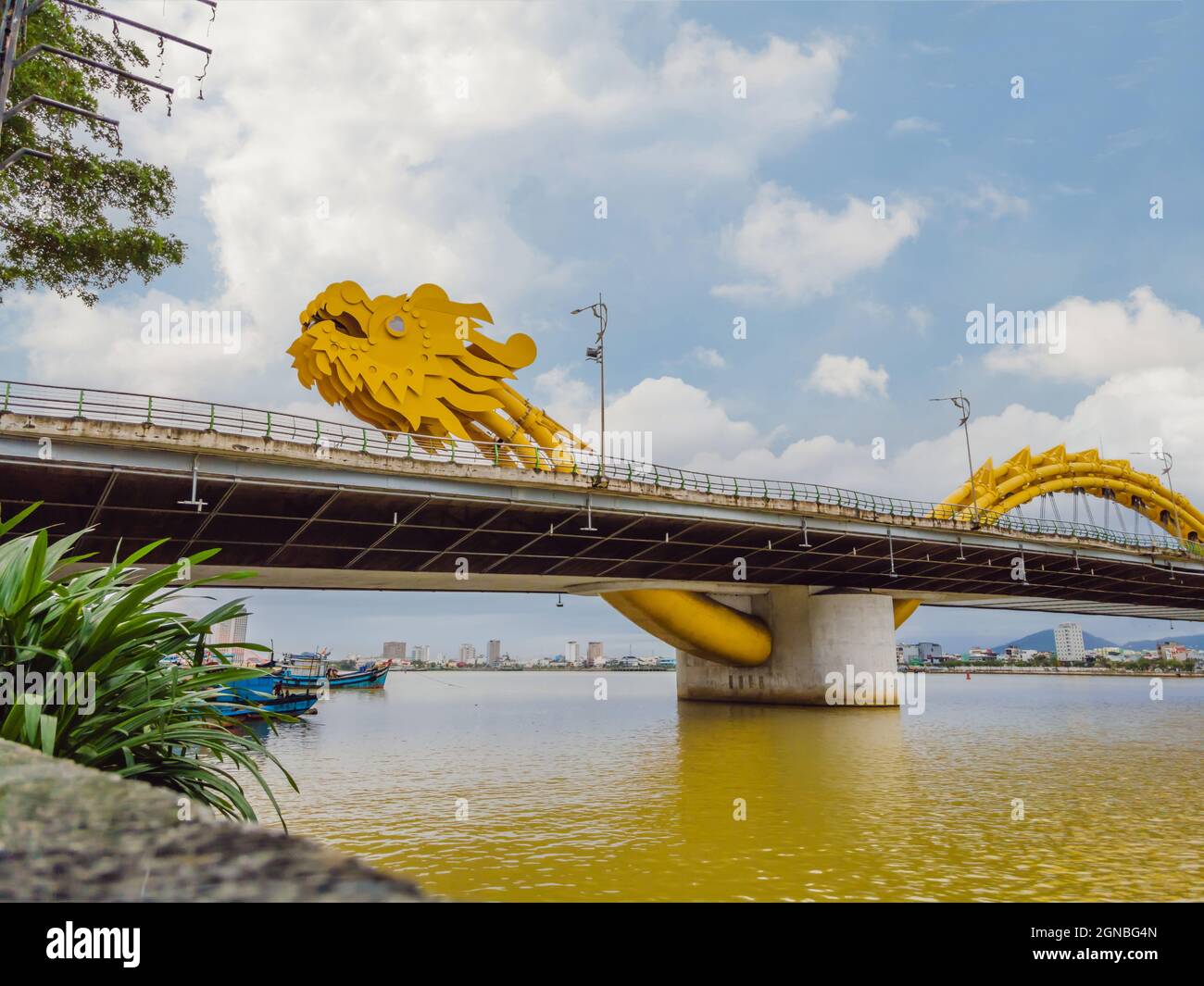 Dragon River Bridge, Rong Bridge in Da Nang, Vietnam Stock Photo - Alamy