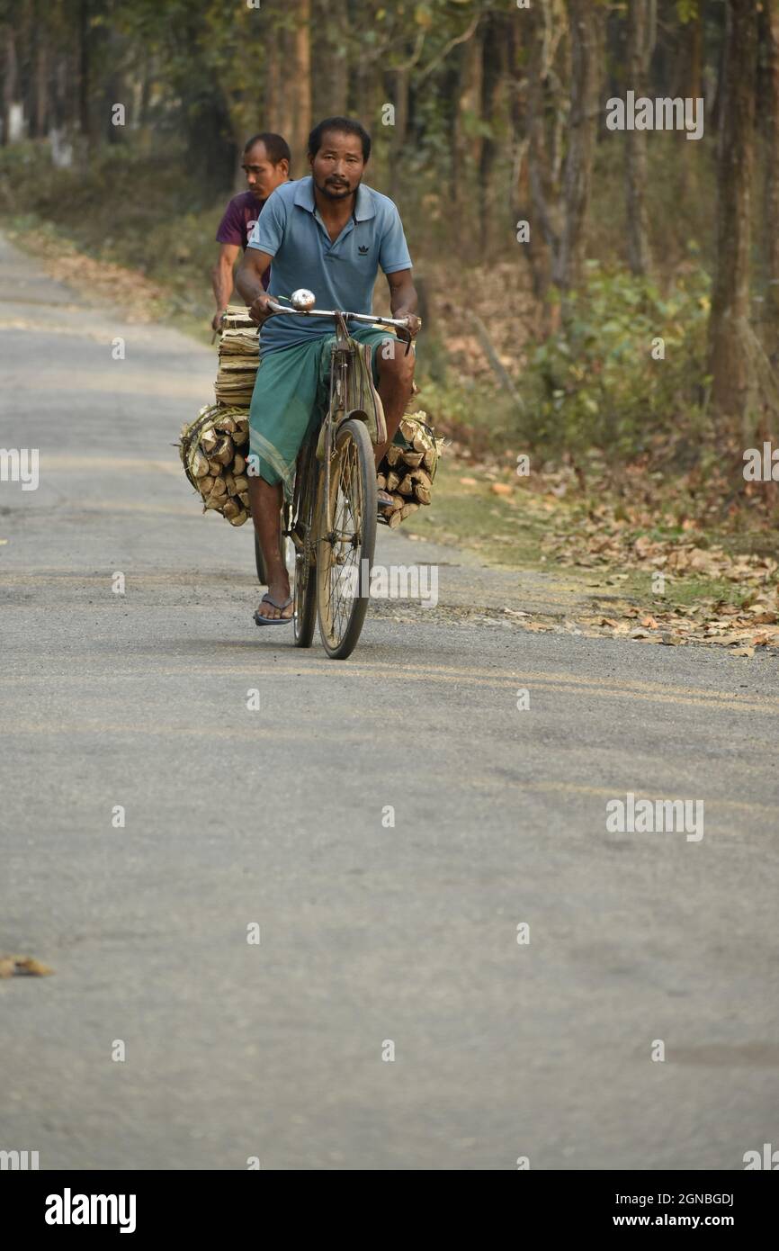 Tribal wood cutters hi-res stock photography and images - Alamy