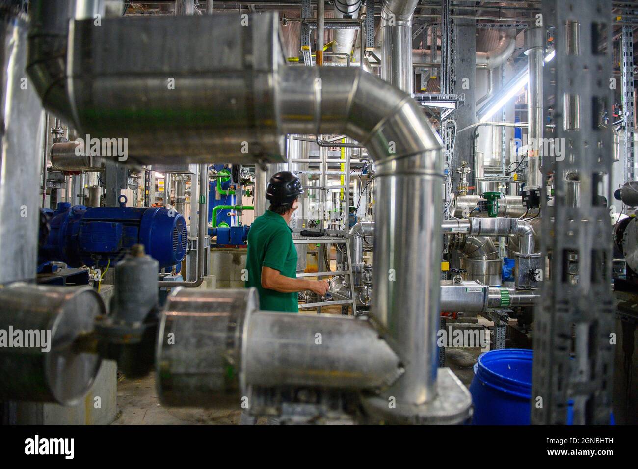 24 September 2021, Saxony-Anhalt, Genthin: Michael Fleig, plant manager ...