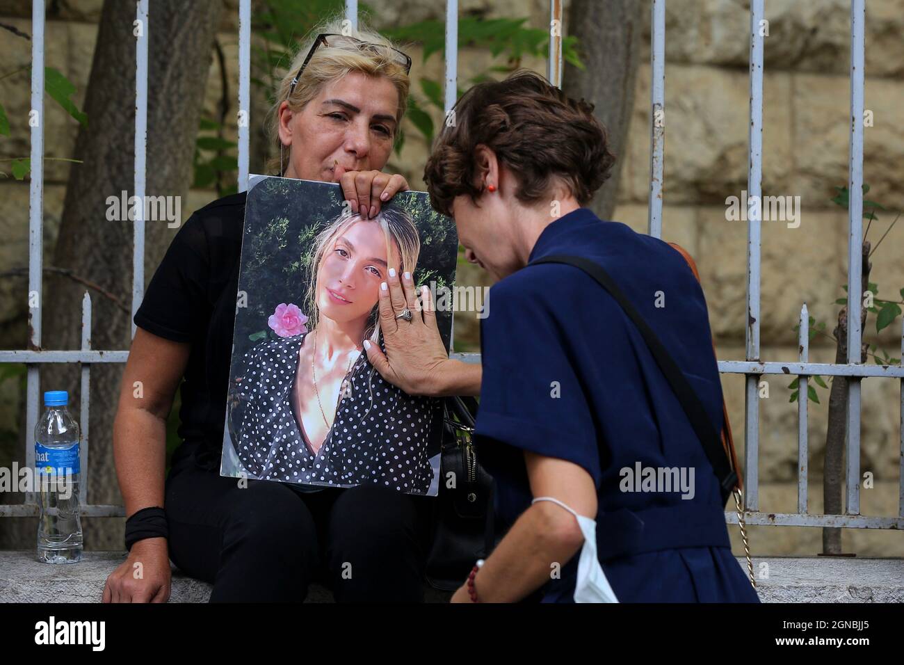 Jessica gates hi-res stock photography and images - Alamy