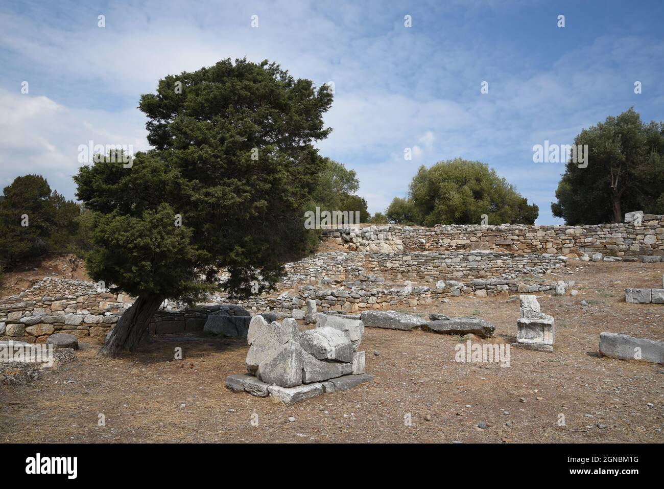 Doric peripheral temple hi-res stock photography and images - Alamy