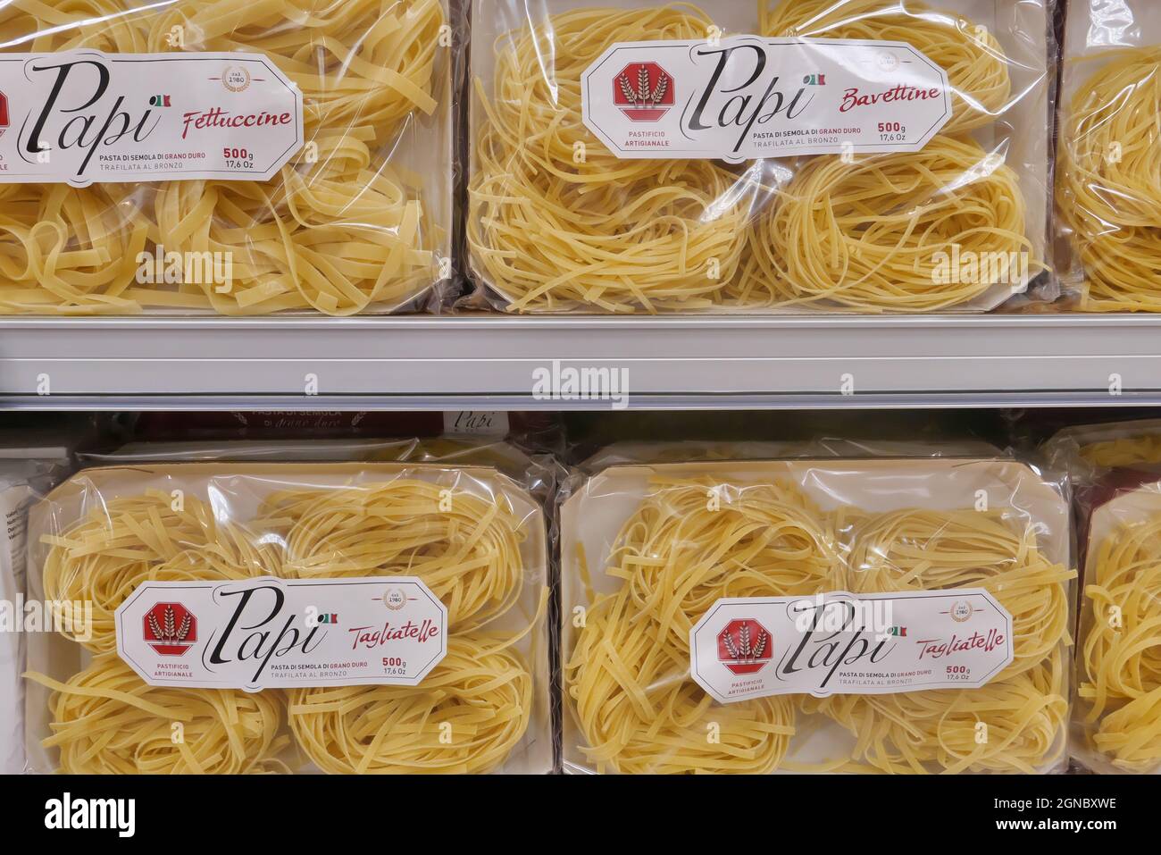 Papi store hi-res stock photography and images - Alamy