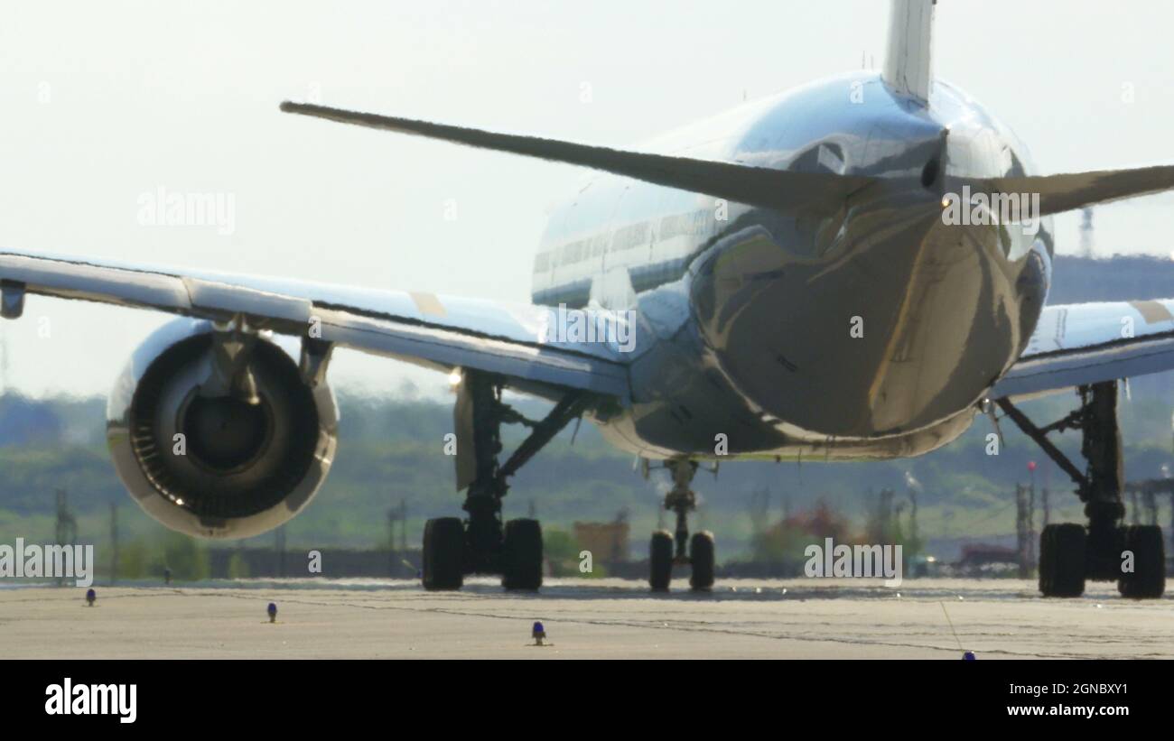 4k commercial plane flight passenger hi-res stock photography and ...