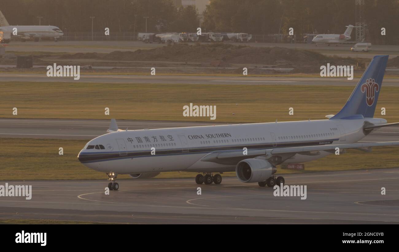 China southern airbus a330 hi-res stock photography and images - Alamy