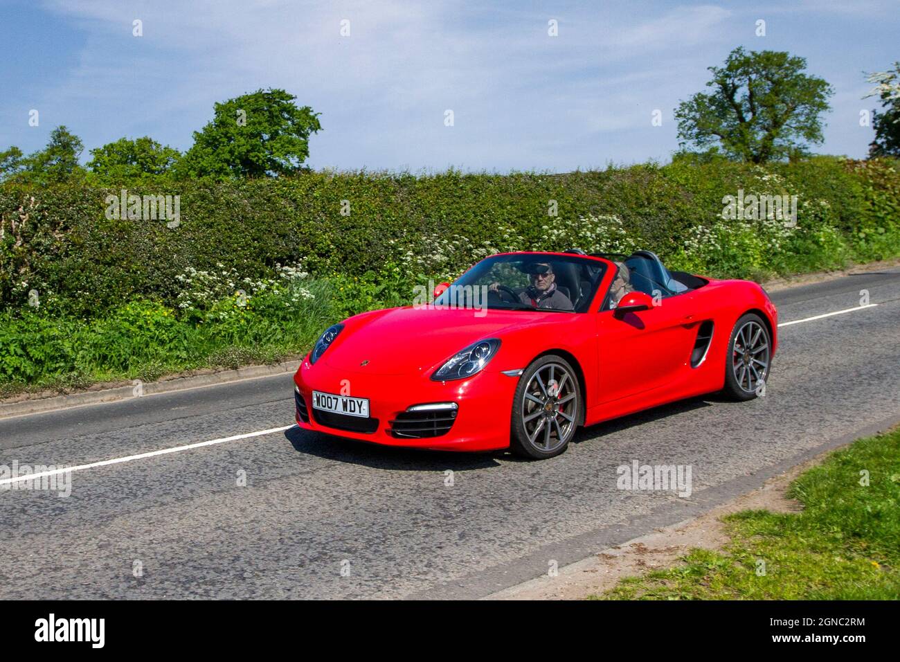 Porsche side view hi-res stock photography and images - Alamy