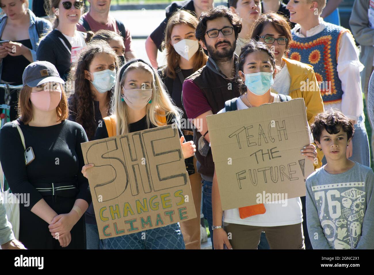 Laura amherst hi-res stock photography and images - Alamy