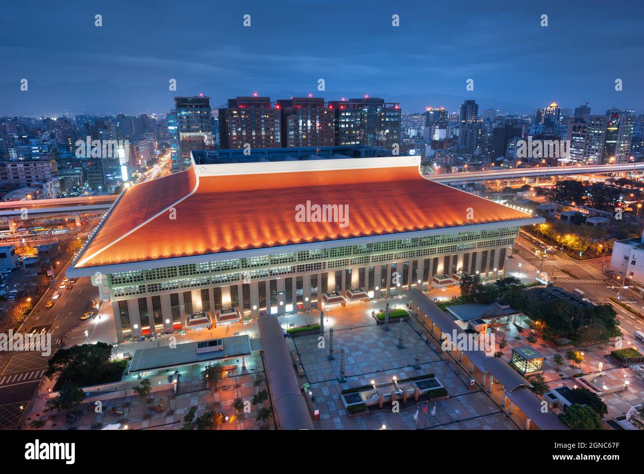 Taipei, Taiwan downtown skyline over the station at twilight Stock ...