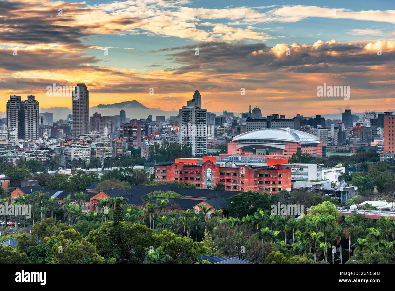 Taipei, Taiwan urban cityscape at dusk from the Da'an District Stock ...