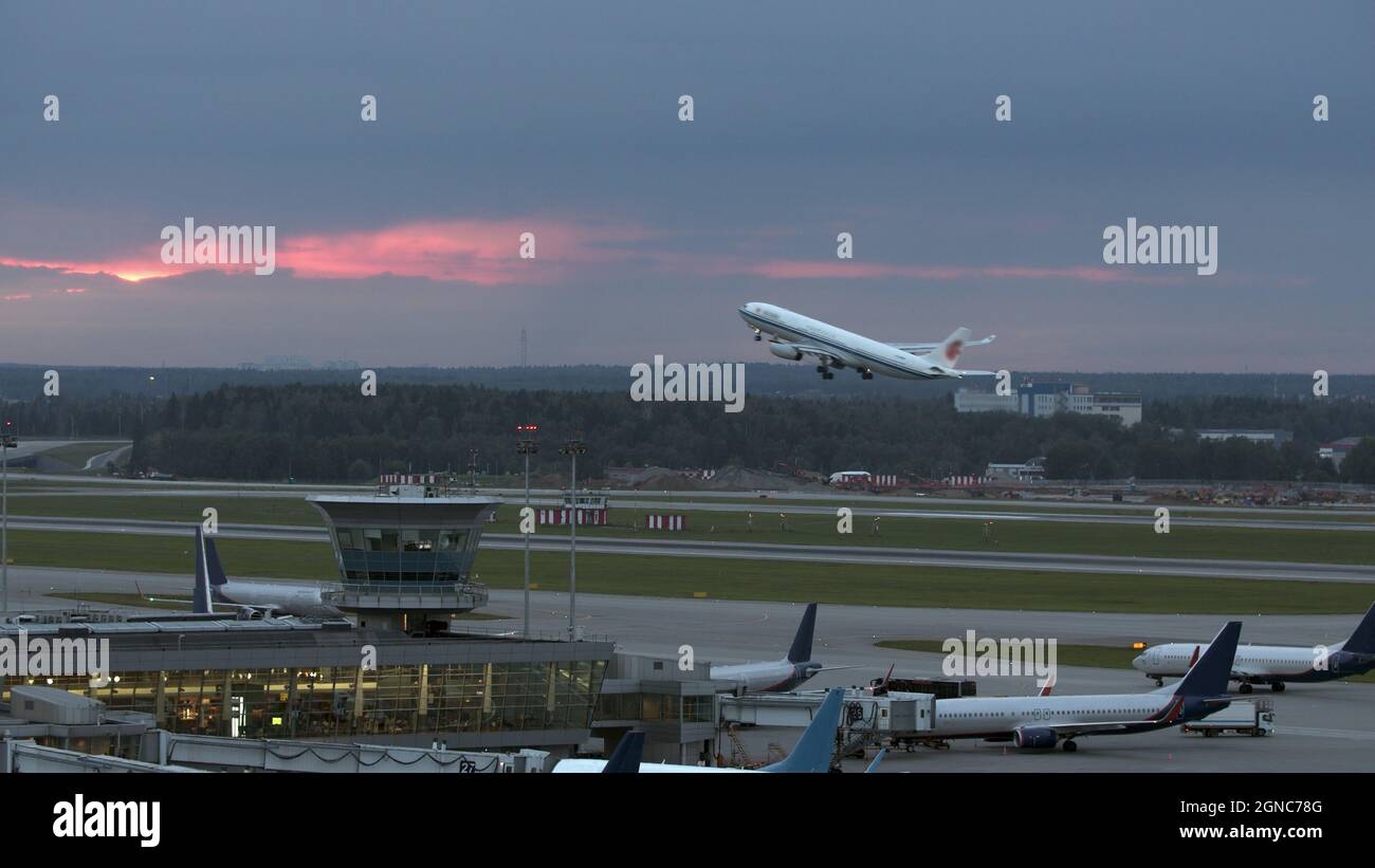 An early flight Stock Photo - Alamy