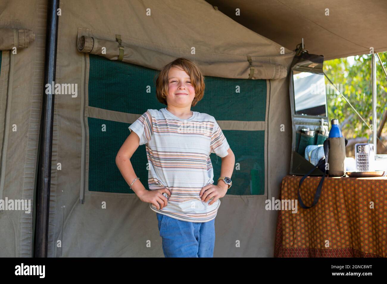 Boy in tent hi-res stock photography and images - Alamy