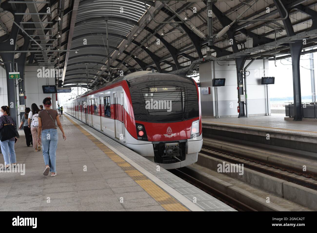 Bangkok, Thailand. 24th Sep, 2021. People test the service of SRT Red ...