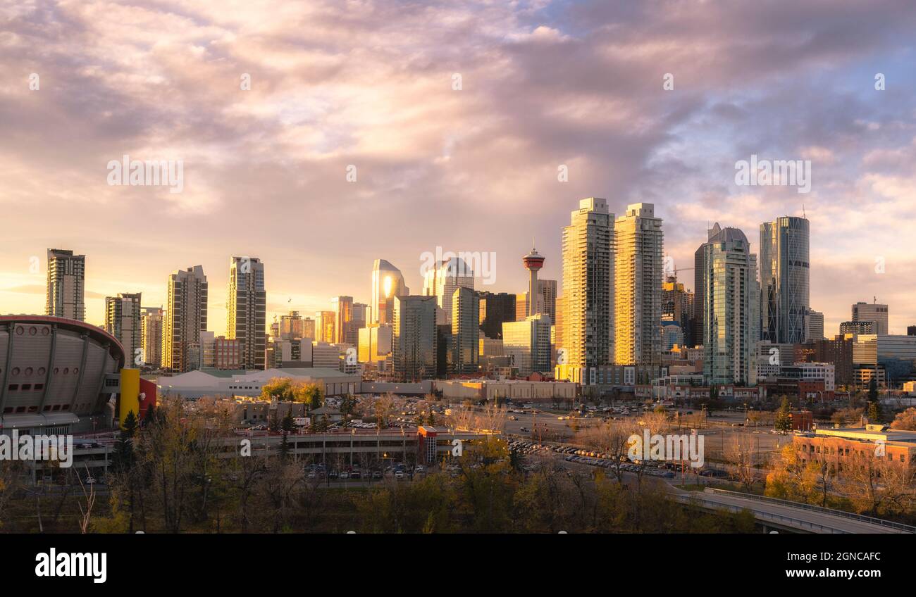 Calgary cityscape hi-res stock photography and images - Alamy