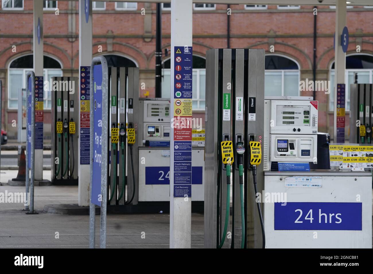 Tesco filling station closed hi-res stock photography and images - Alamy