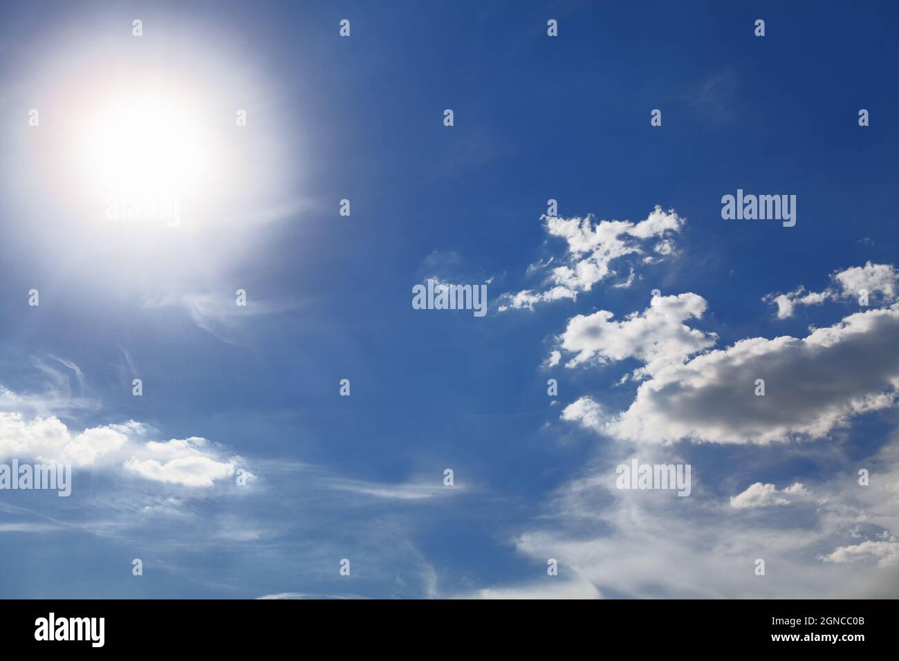 Sunshine sunlight sunny glaring bright hi-res stock photography and ...