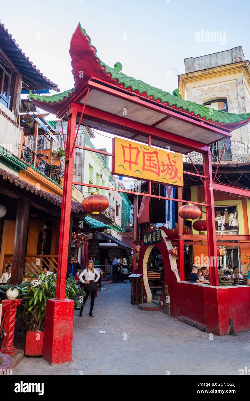 Cuba havana gate china town hi-res stock photography and images - Alamy