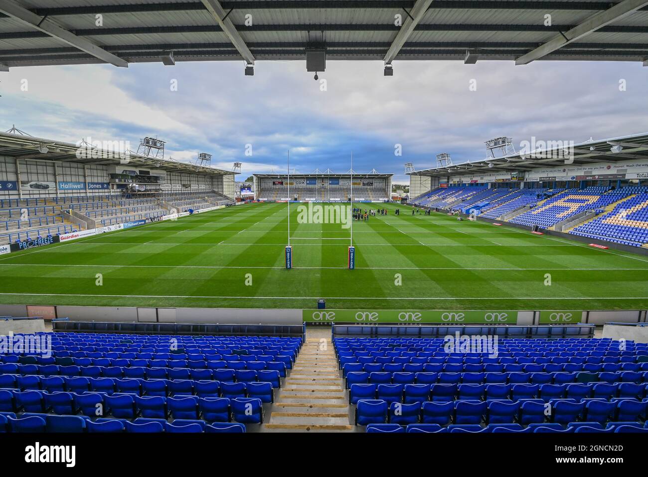 Home of wolves hi-res stock photography and images - Alamy