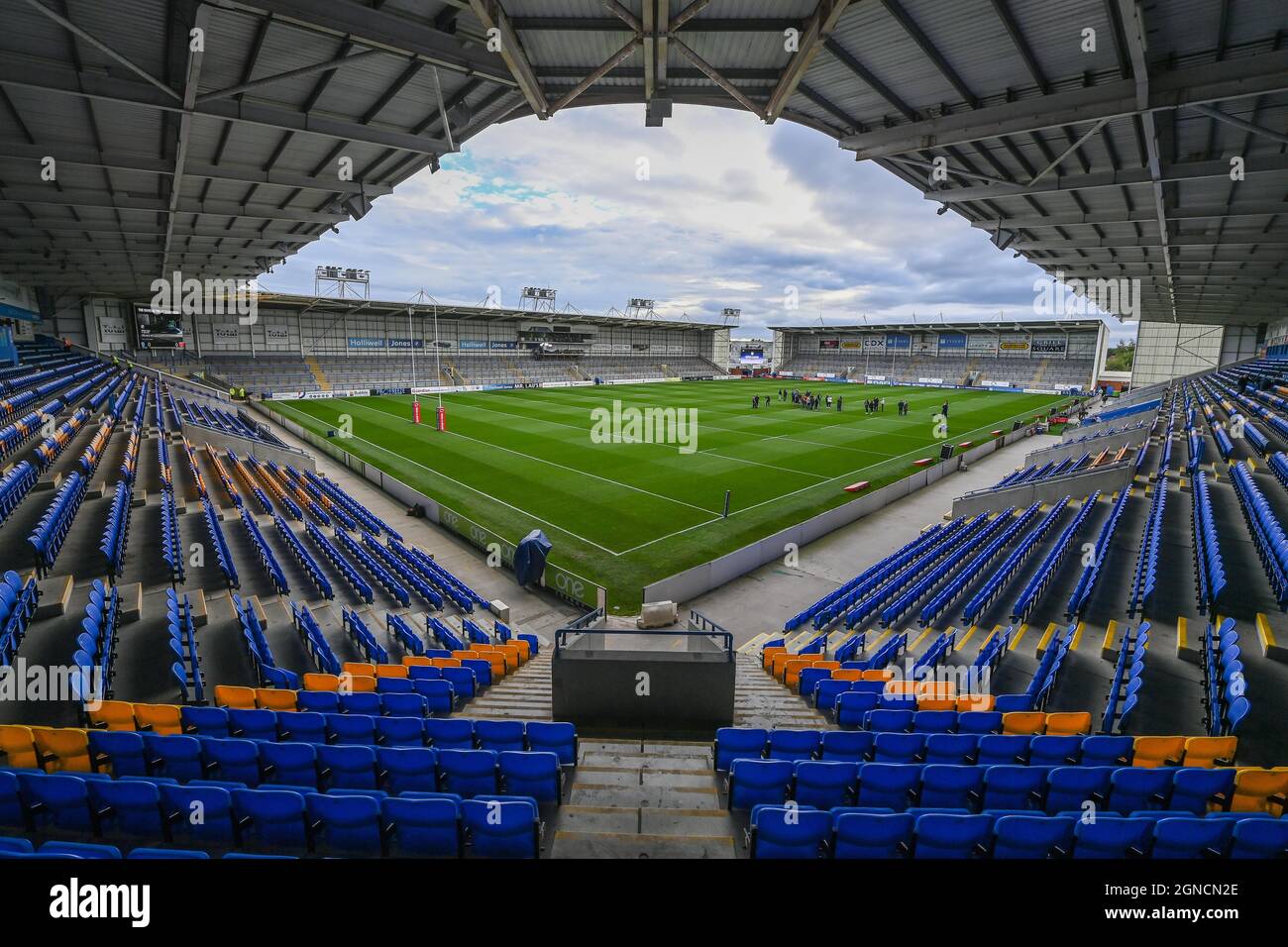 Home of wolves hi-res stock photography and images - Alamy