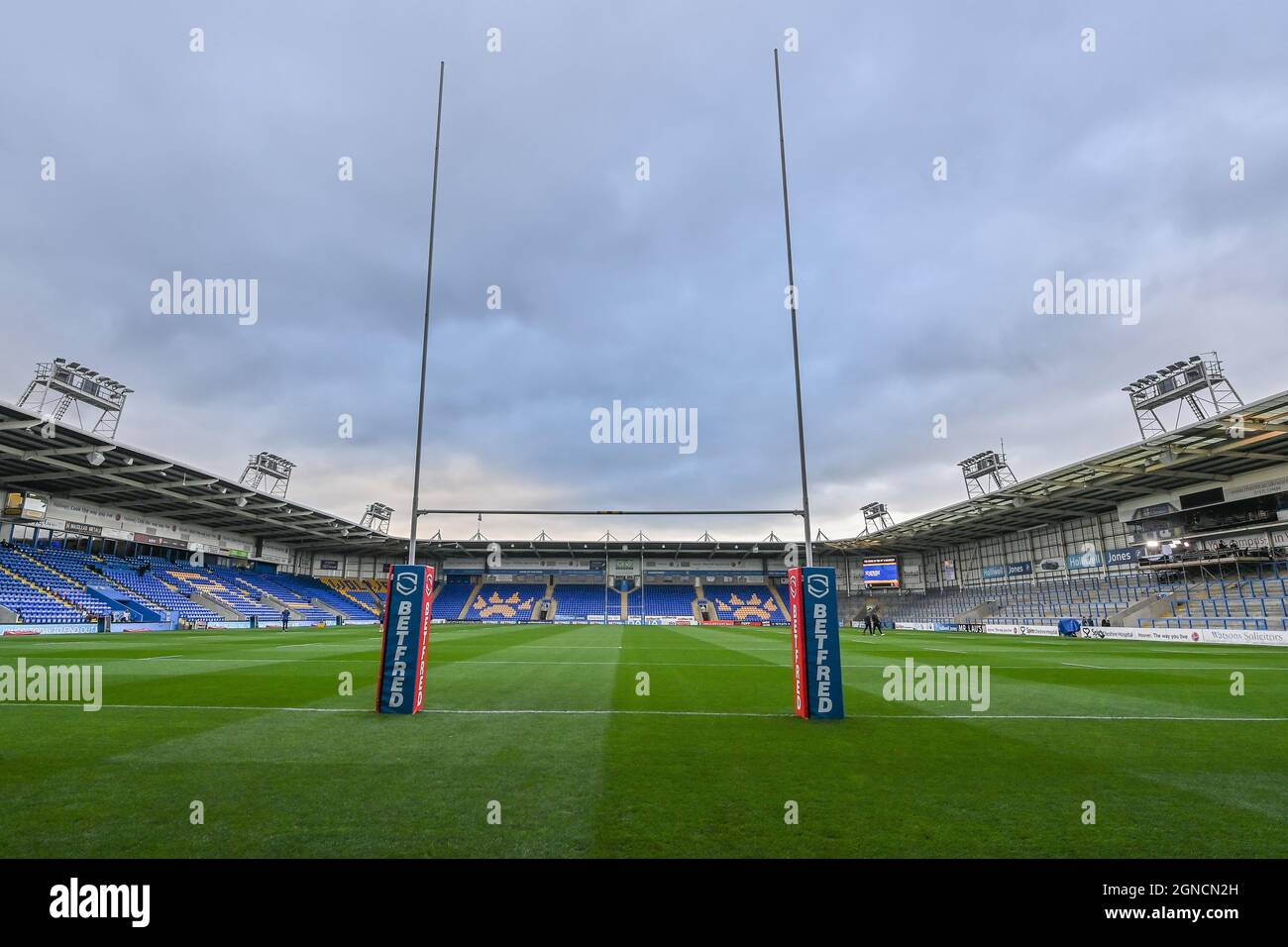 Home of wolves hi-res stock photography and images - Alamy