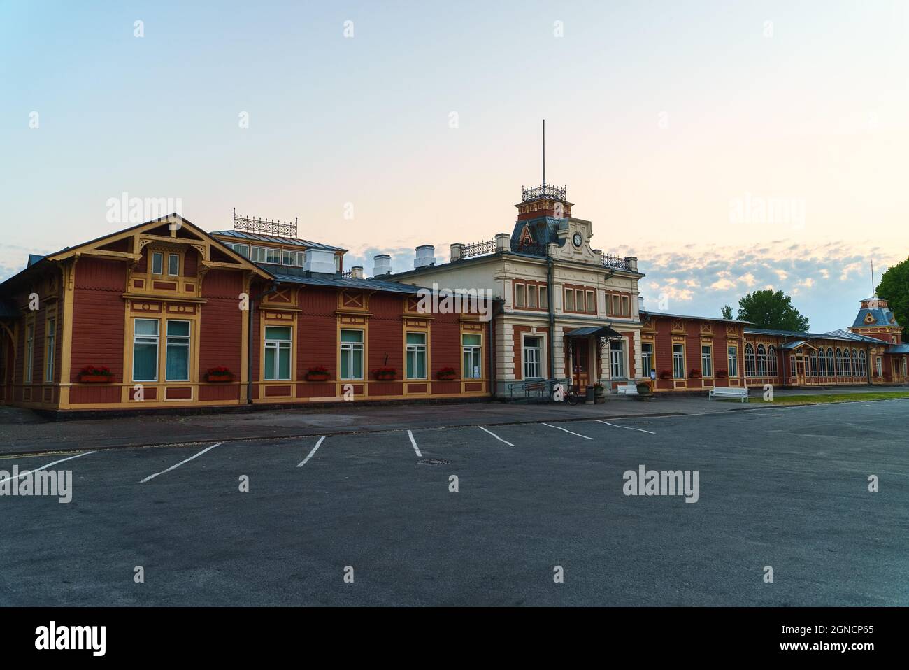 Haapsalu Railway Station exterior view Stock Photo - Alamy